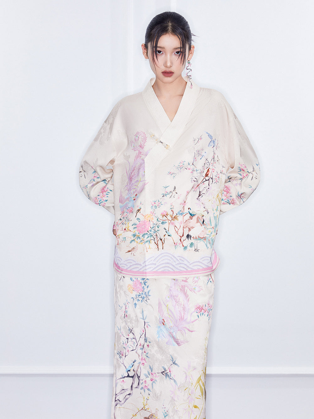 MUKZIN SpringPrelude Startled Swan V-neck Chinese-style Satin Shirt